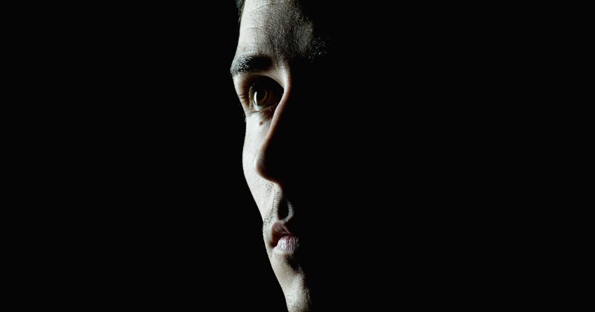 Achluophobie (Angst vor der Dunkelheit): Ursachen, Symptome ...